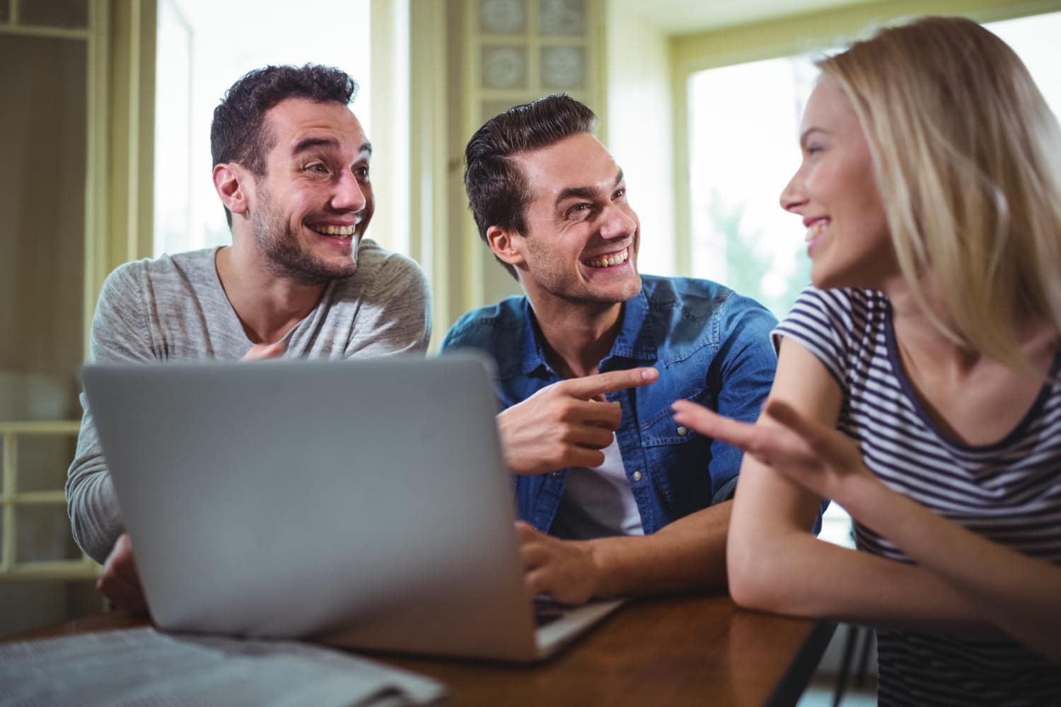 Best Pop Trivia Games with Live Host: What You Need to Know
